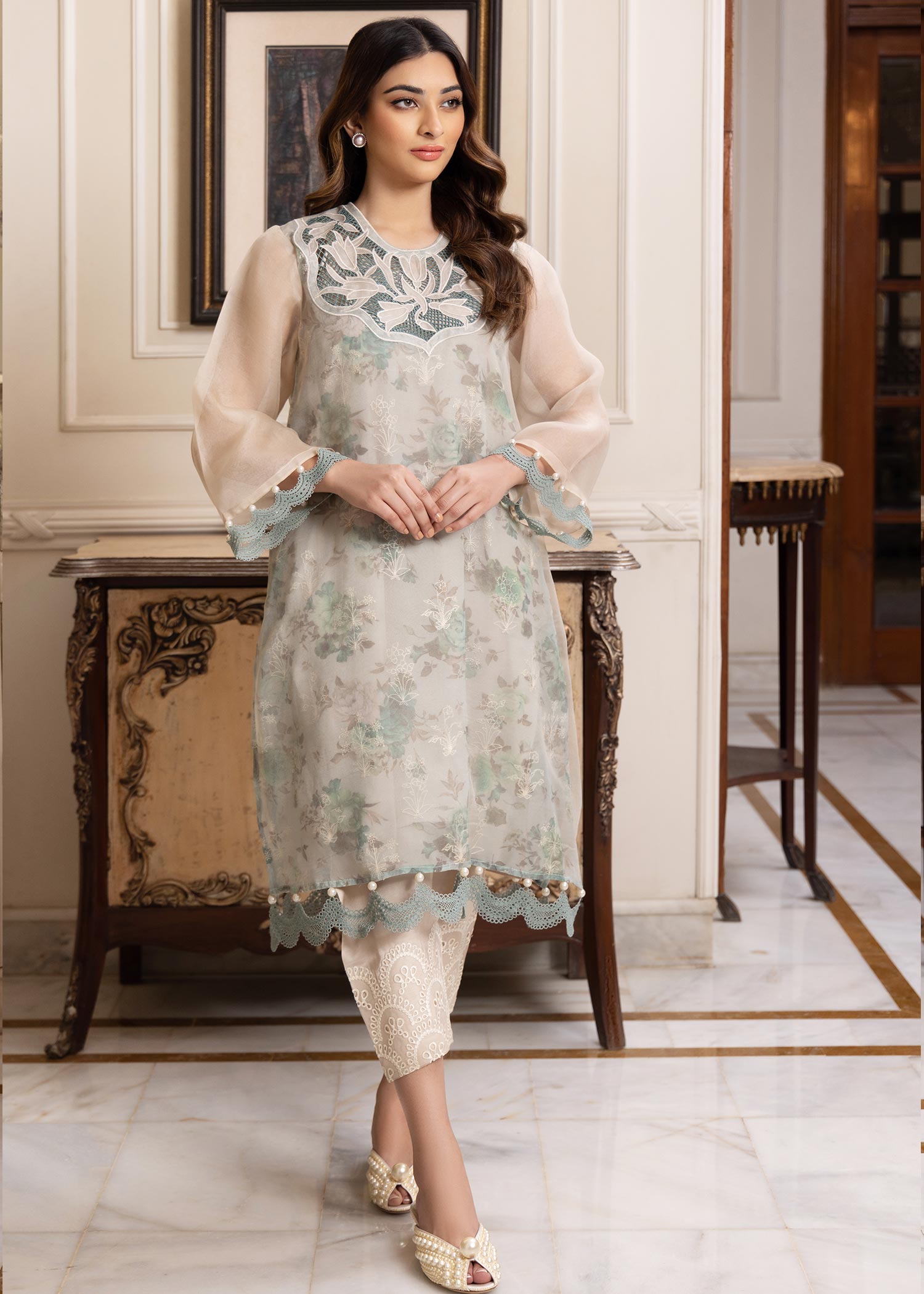 Aleena and Fareena - Ferray – Fabbitt International