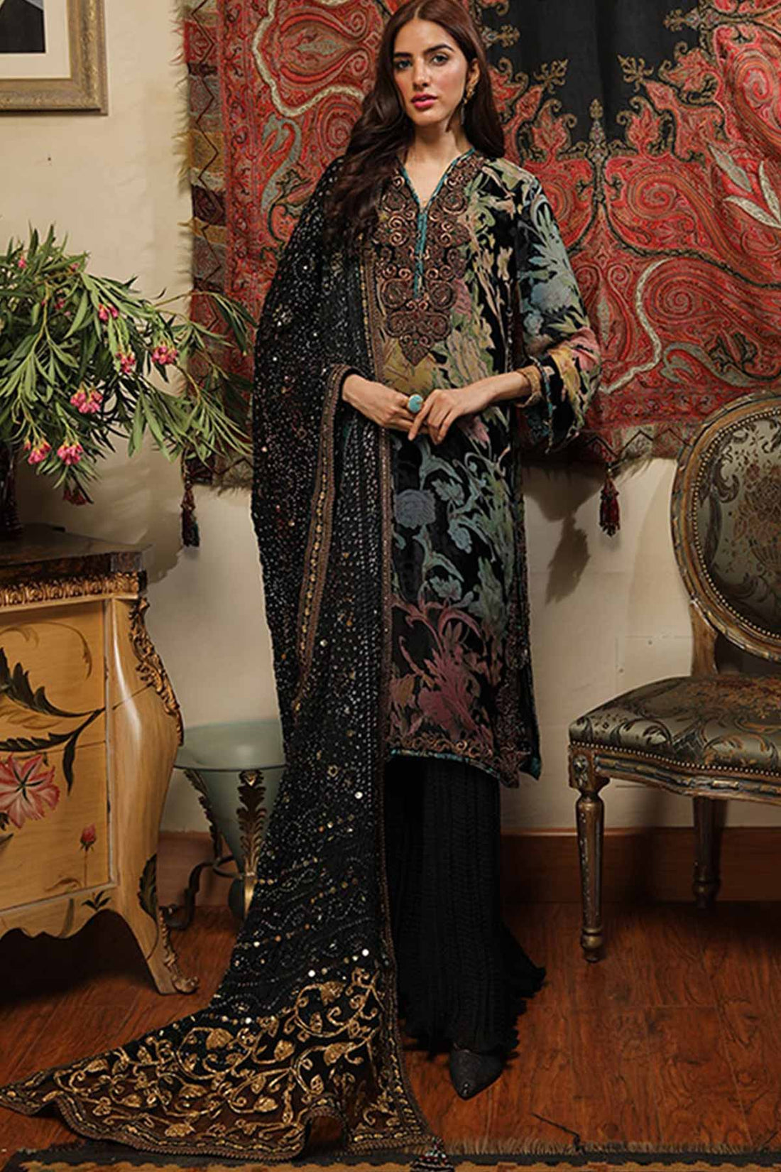 Princess Esra - Nilofer Shahid – Fabbitt International